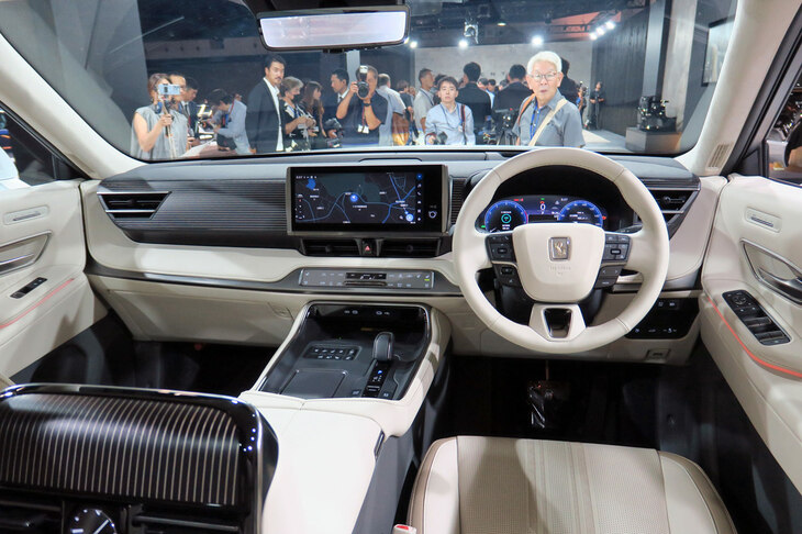 動画で見るSUVタイプの新型「トヨタ・センチュリー」 の画像4枚 - webCG