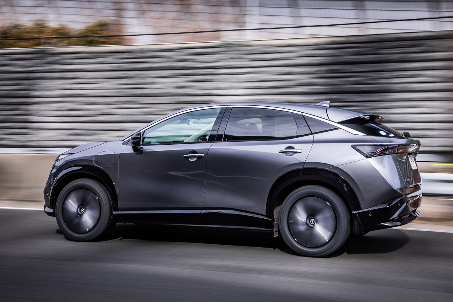 YOKOHAMA ADVAN dB V552でピュアEVの走りが際立つ 【2023 Spring webCGタイヤセレクション＜AD＞】 - webCG