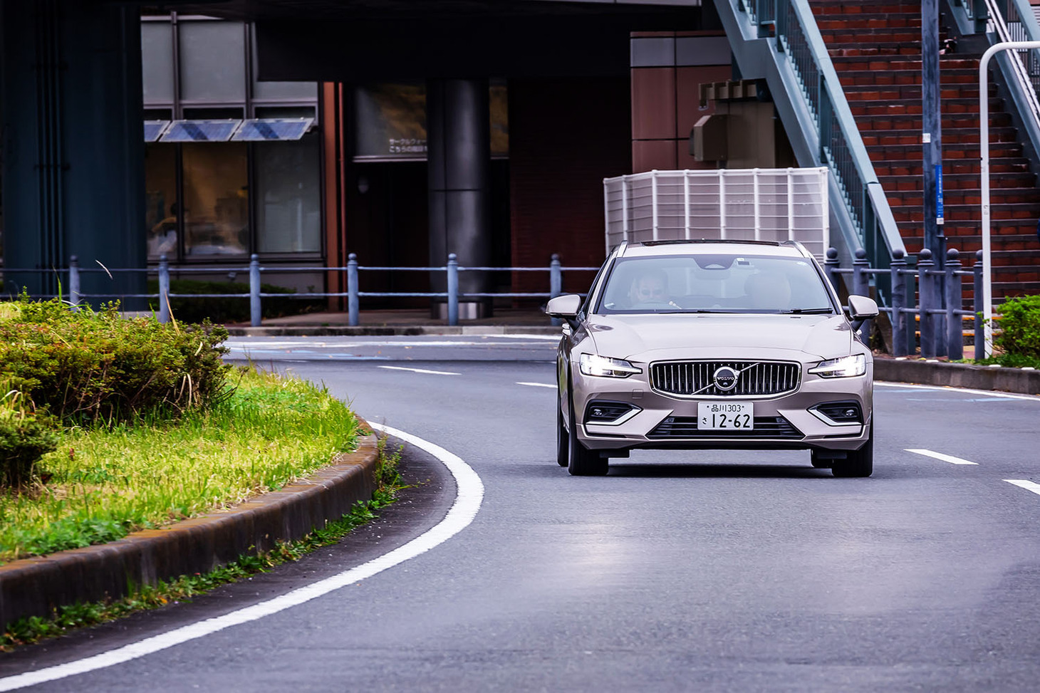 ボルボV60アルティメットB4（FF/7AT）【試乗記】 の画像19枚 - webCG