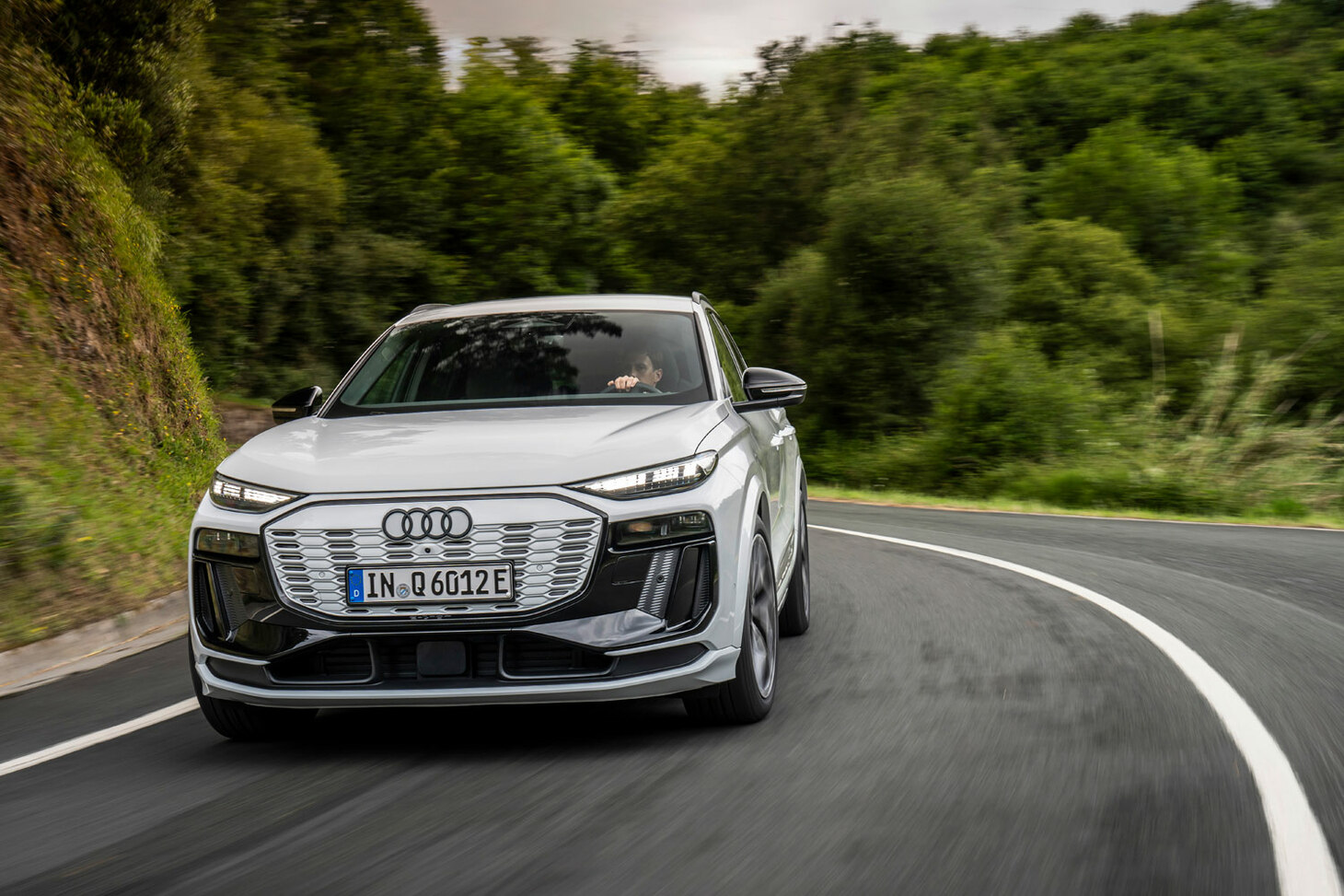 アウディQ6 e-tronクワトロ（4WD）／SQ6 e-tron（4WD）【海外試乗記】 の画像22枚 - webCG