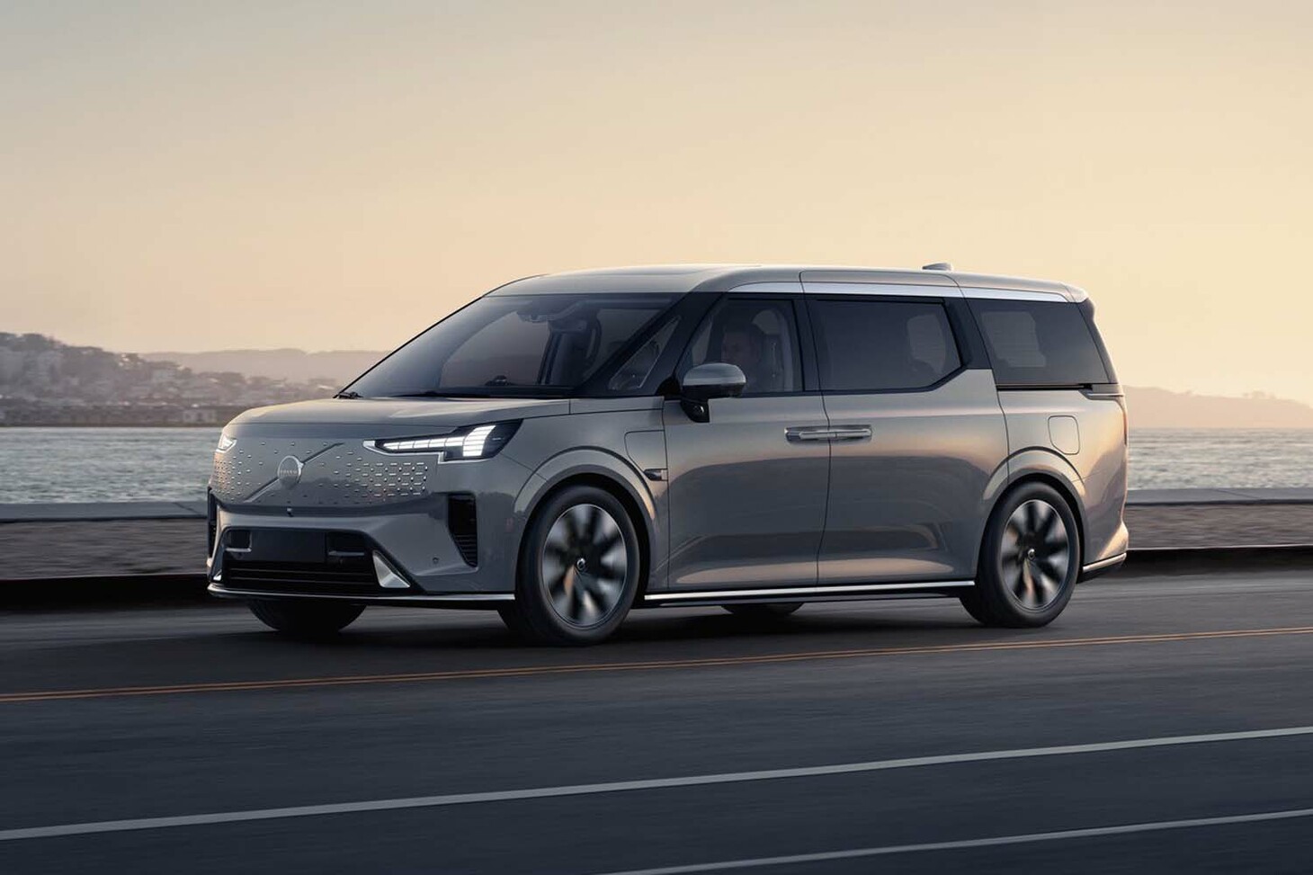 ボルボEM90 内装・外装など46枚 【画像・写真】 - webCG