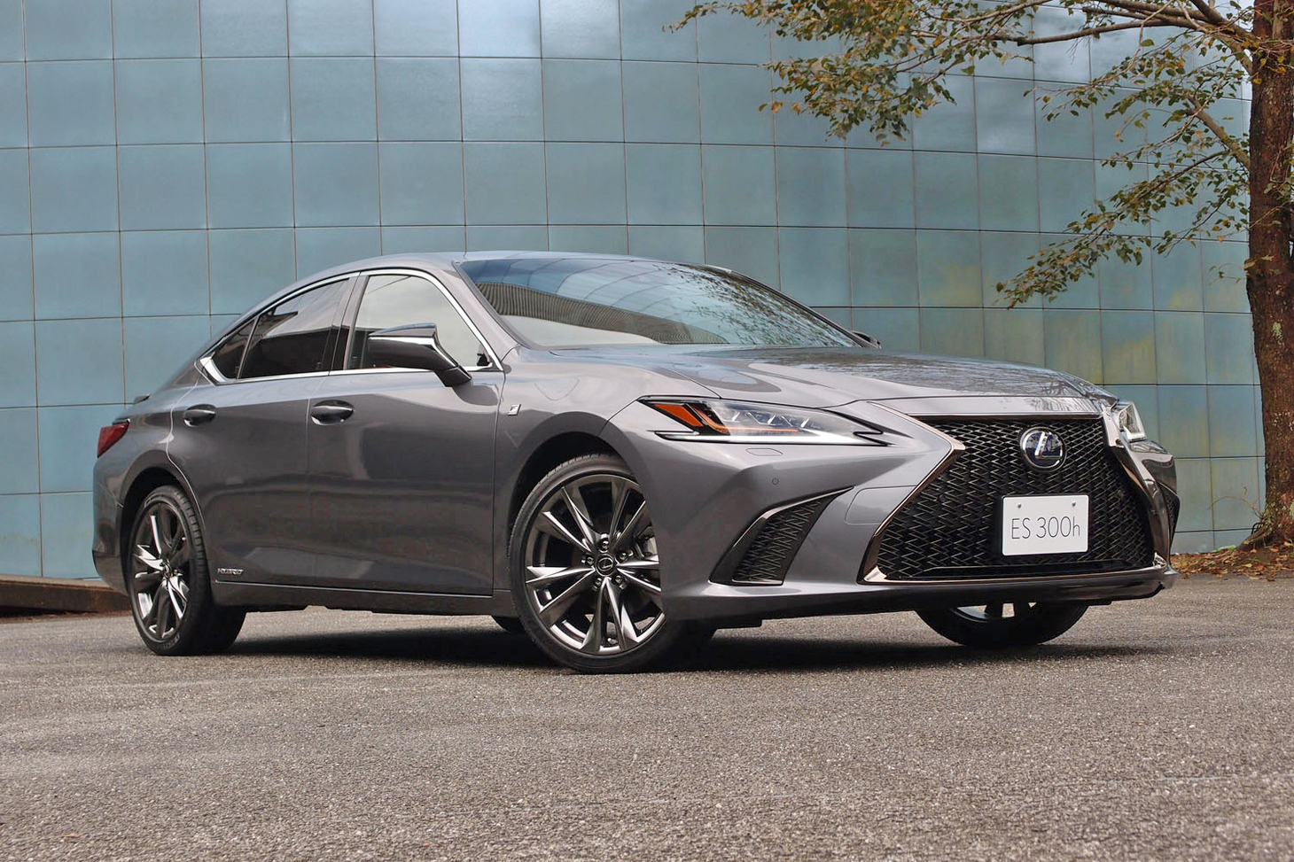 レクサスES300h“Fスポーツ” 内装・外装など27枚 【画像・写真】 - webCG