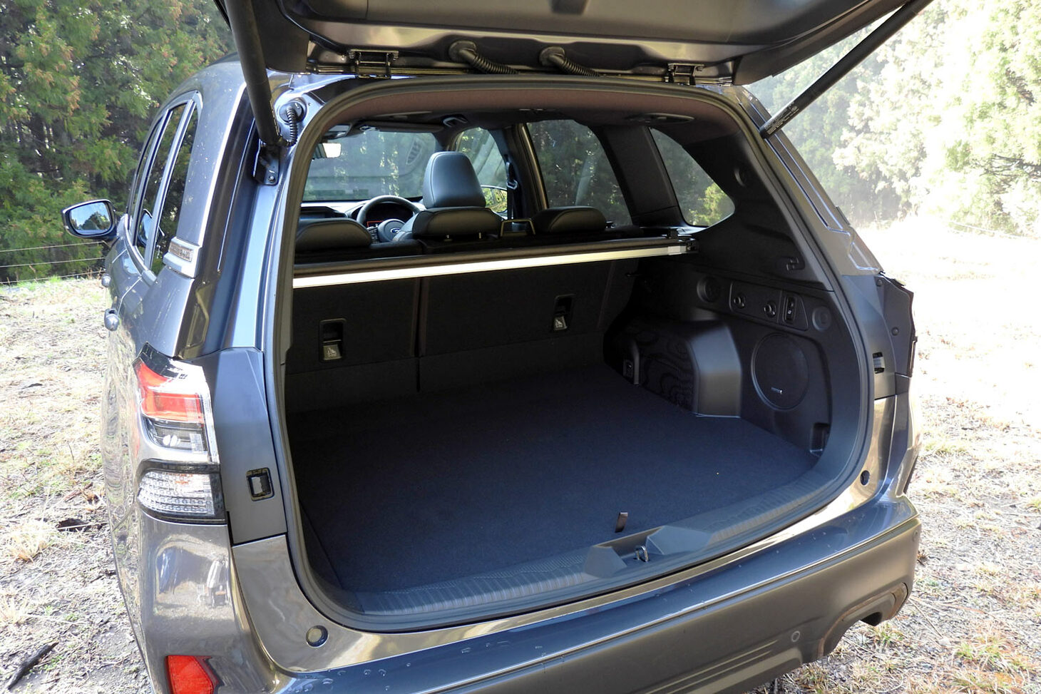 スバル・フォレスター スポーツEX／フォレスター スポーツEX用品装着車 内装・外装など100枚 【画像・写真】 - webCG