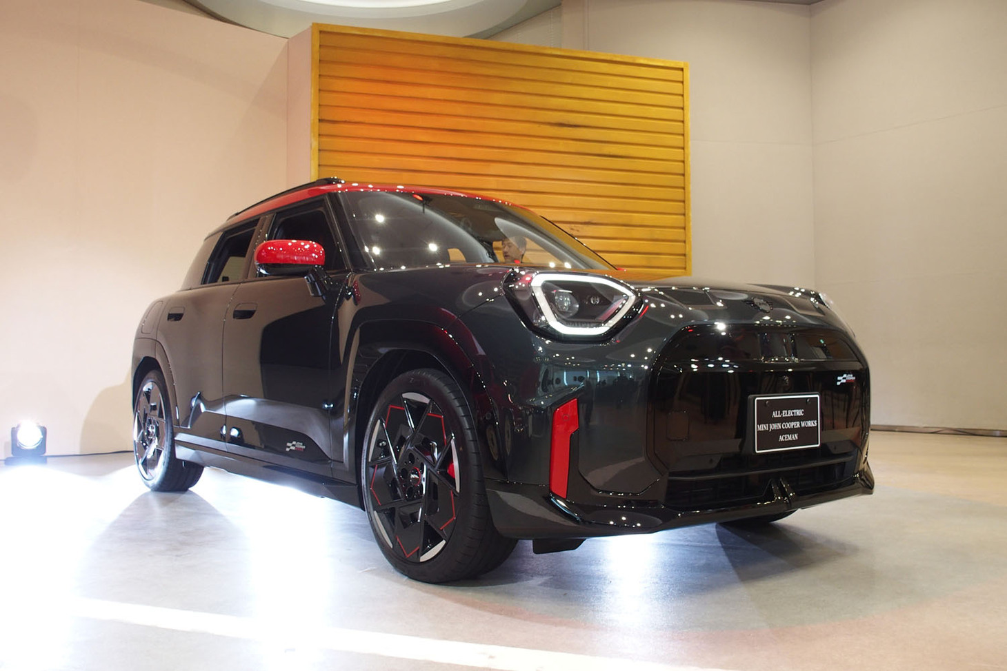 MINIジョンクーパーワークスE／ジョンクーパーワークス エースマンE 内装・外装など124枚 【画像・写真】 - webCG