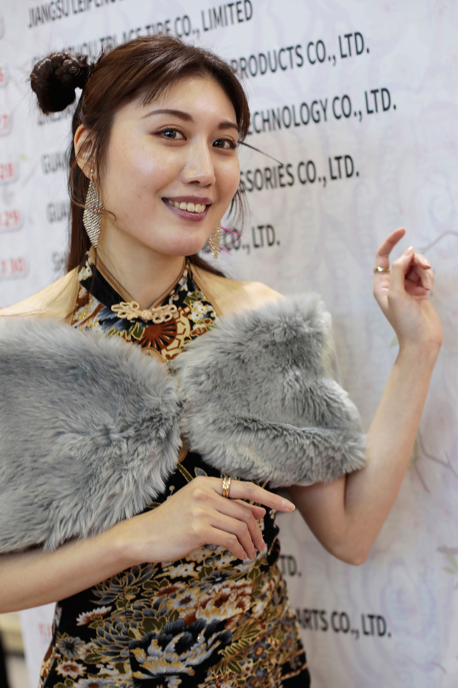 【東京オートサロン2025】コンパニオン・モデル名鑑（その1） ビジュアル13枚 【画像・写真】 - webCG