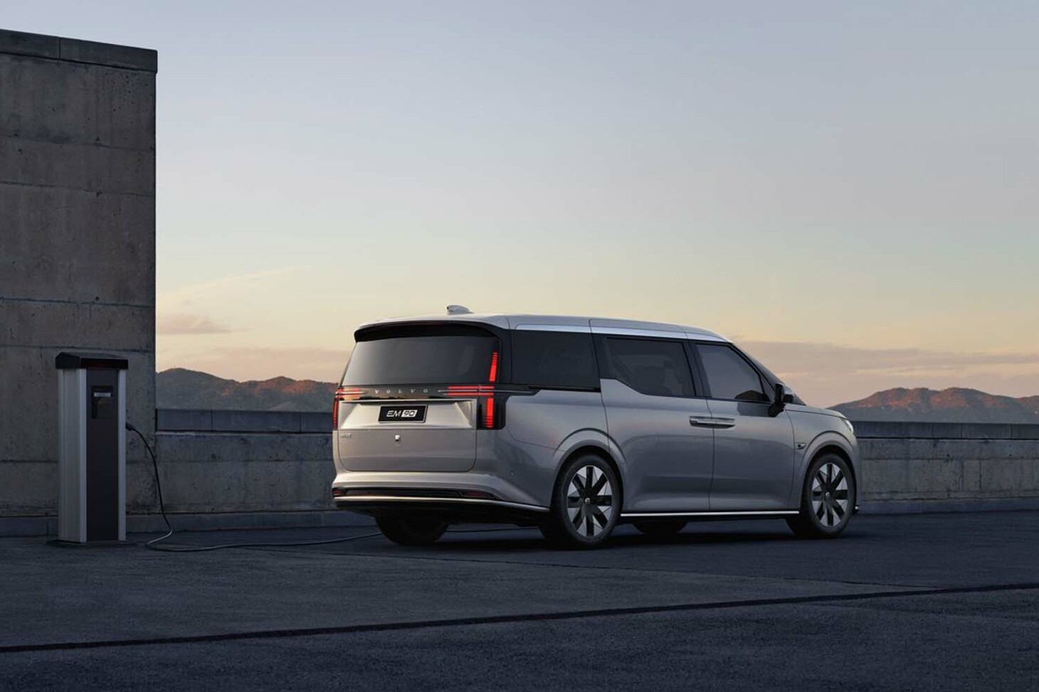 ボルボEM90 内装・外装など46枚 【画像・写真】 - webCG