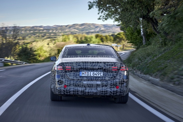 BMW i5プロトタイプ【海外試乗記】 の画像5枚 - webCG