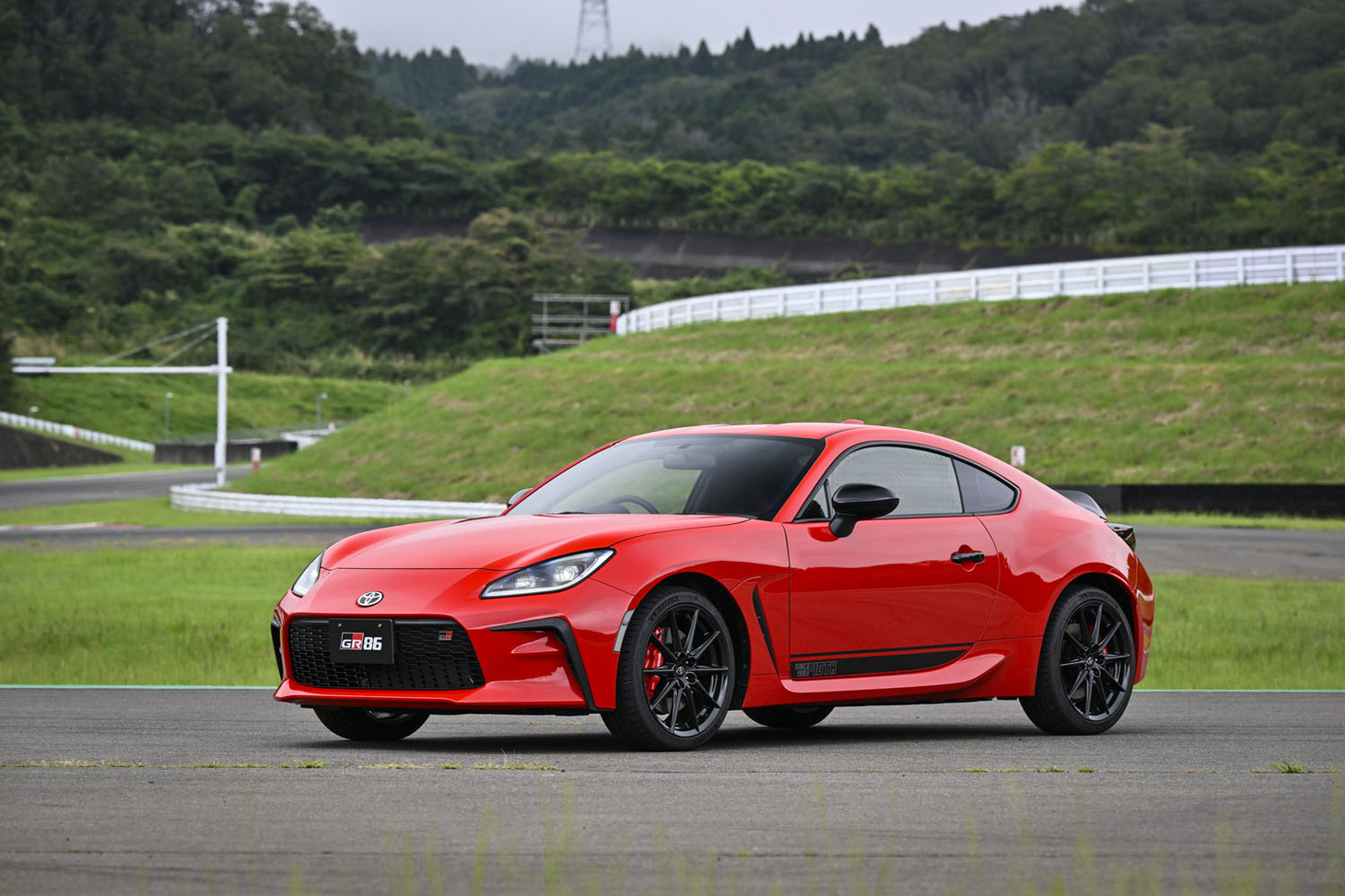 トヨタGR86 RZ“40th Anniversary limited” 内装・外装など59枚 【画像・写真】 - webCG