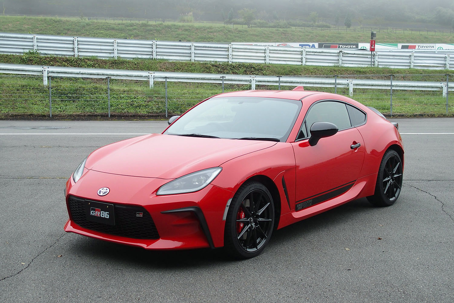 トヨタGR86 RZ“40th Anniversary limited” 内装・外装など59枚 【画像・写真】 - webCG