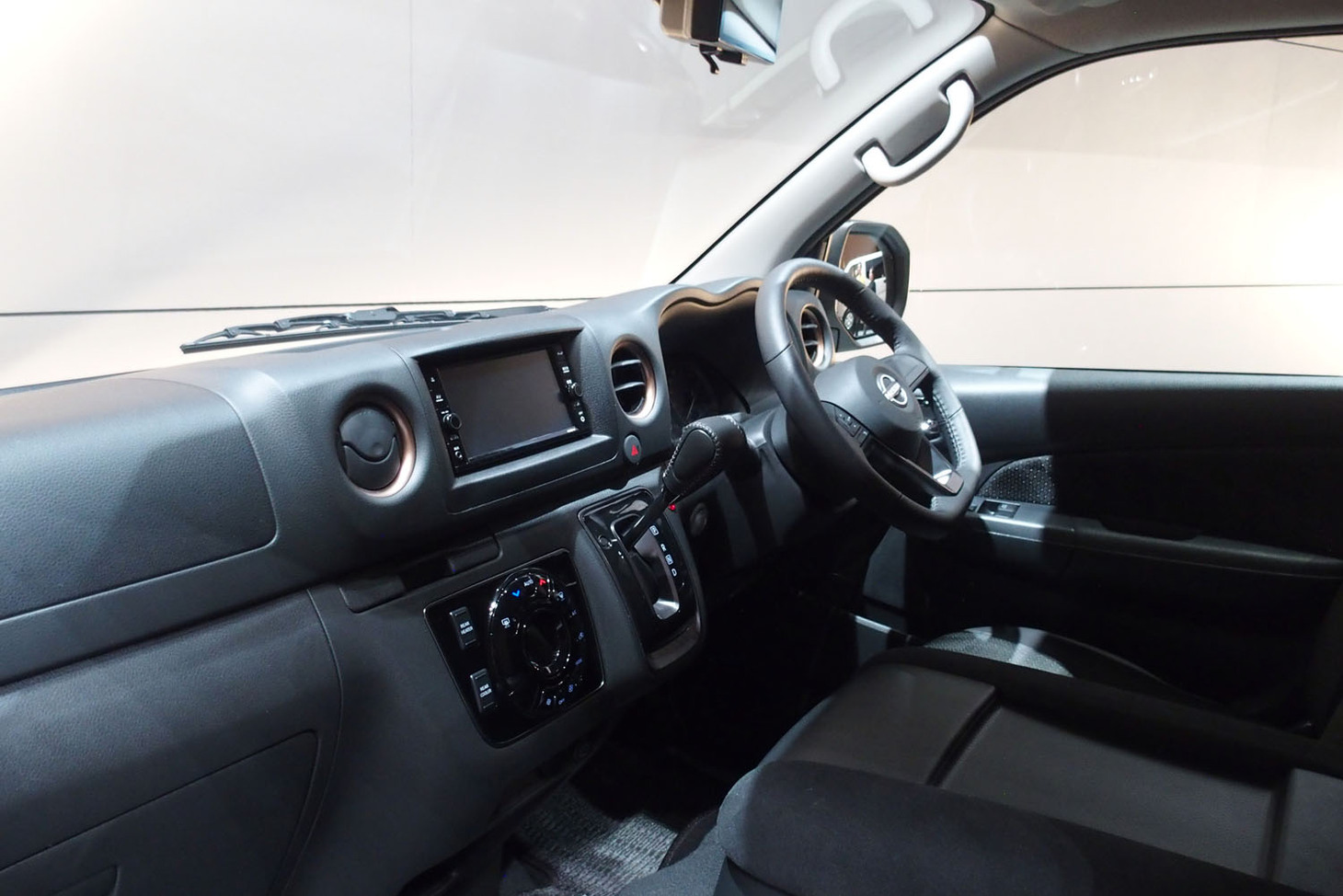 日産キャラバンMYROOMローンチエディション／キャラバン50thアニバーサリー 内装・外装など62枚 【画像・写真】 - webCG