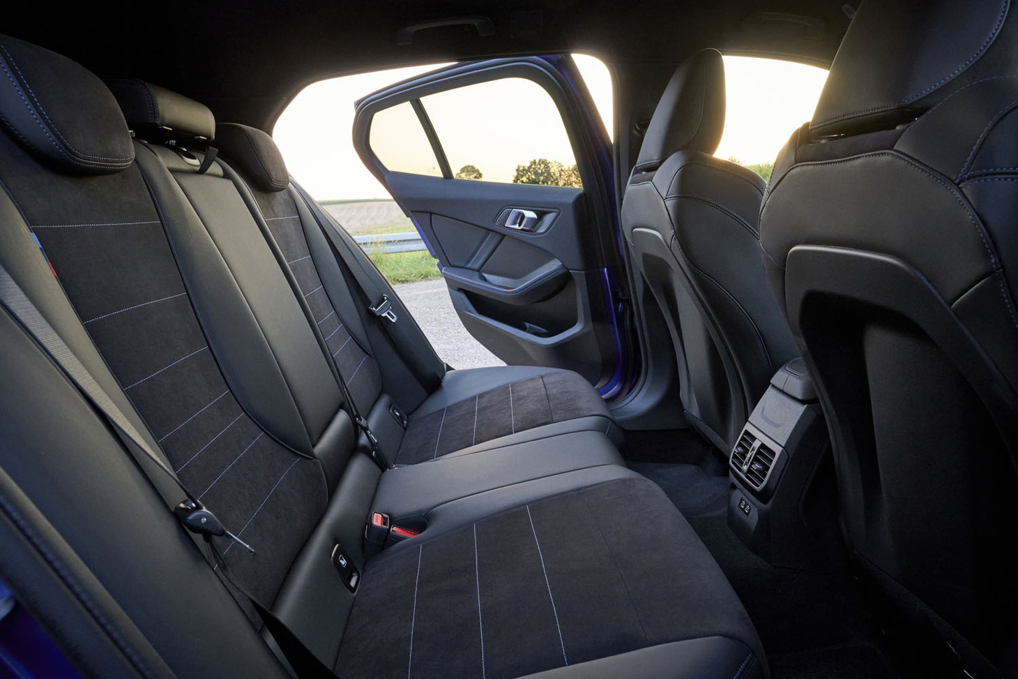 BMW 120（FF/7AT）／M135 xDrive（4WD/7AT）【海外試乗記】 の画像21枚 - webCG