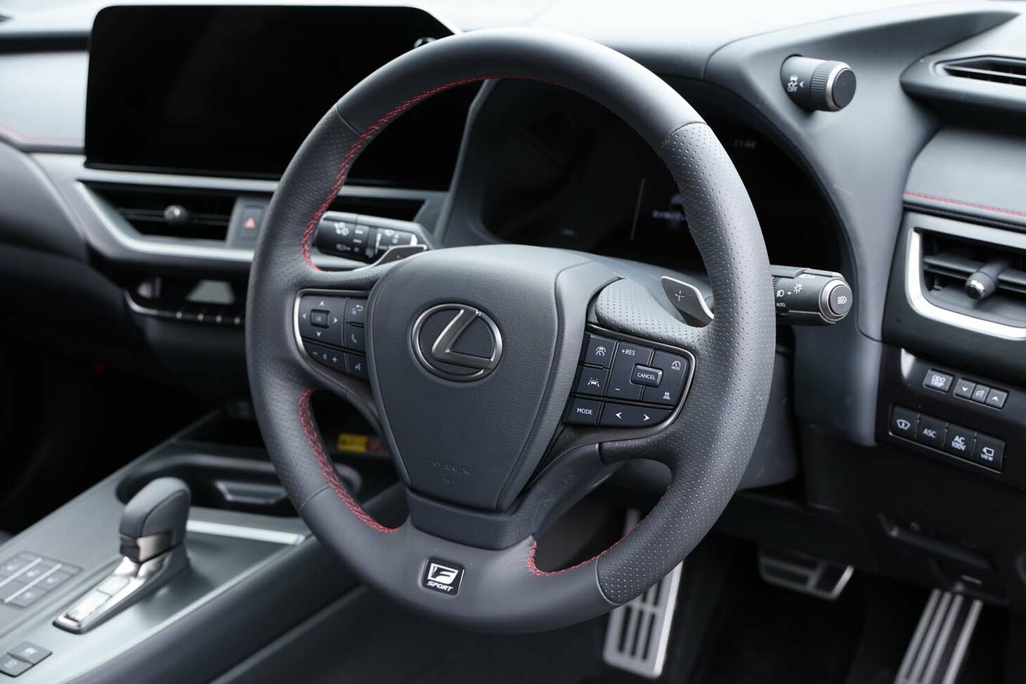 レクサスUX300eプロトタイプ／UX300hプロトタイプ【試乗記】 の画像21枚 - webCG