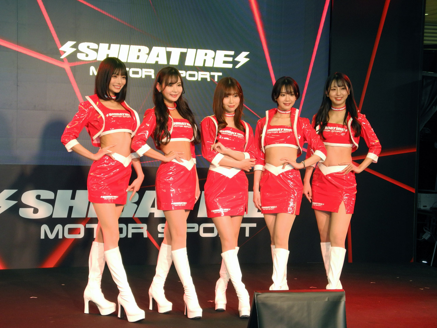 【東京オートサロン2023】 コンパニオン名鑑（その16） ビジュアル23枚 【画像・写真】 - webCG