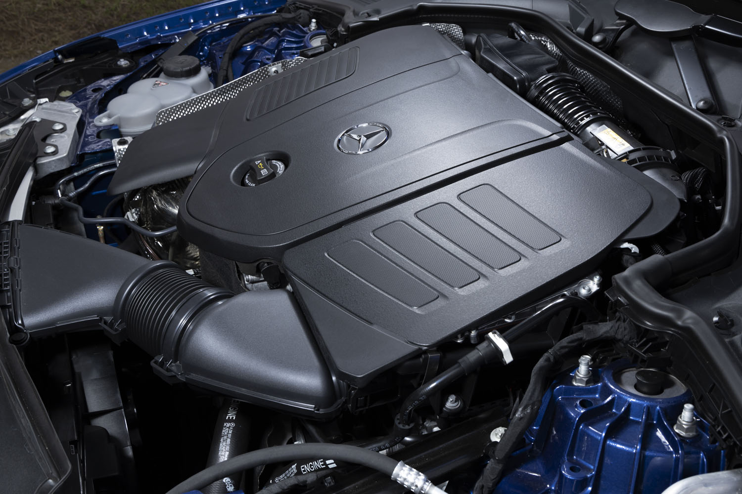 メルセデス・ベンツCLE クーペで至高のドライビングプレジャーを味わう 【メルセデス流“王道のクーペ”がかなえる世界＜AD＞】 - webCG