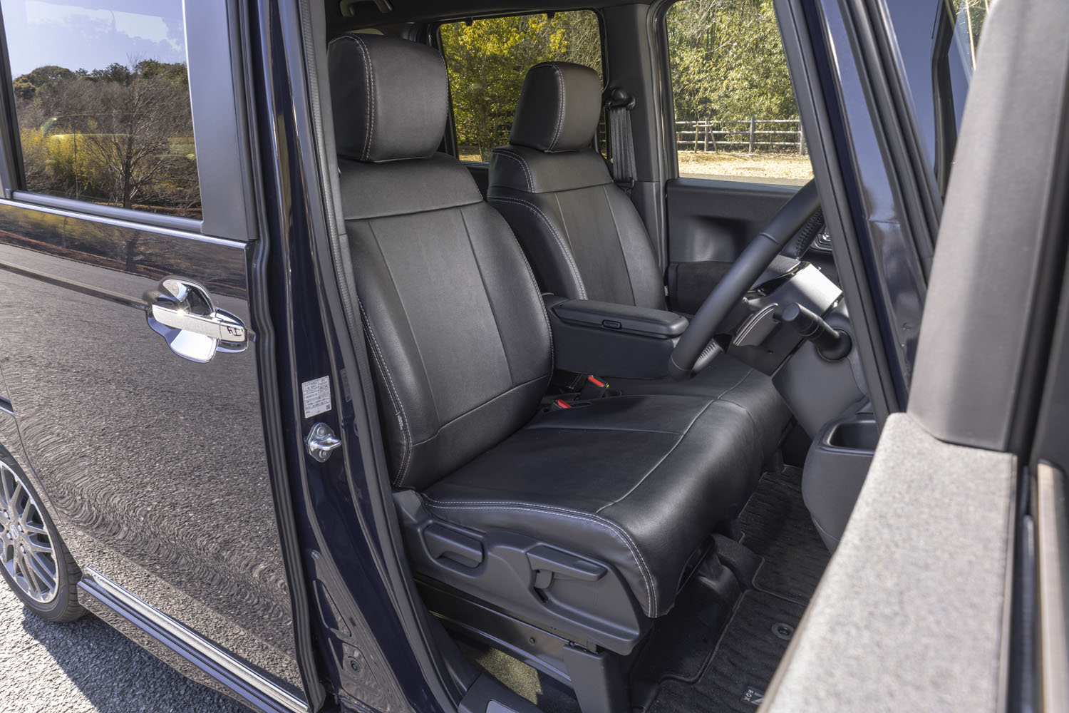 理想のN-BOXをクリエイトする安心・便利なホンダ純正アクセサリー 【ホンダアクセスの純正アクセサリーで新型N-BOXを彩る＜AD＞】 - webCG