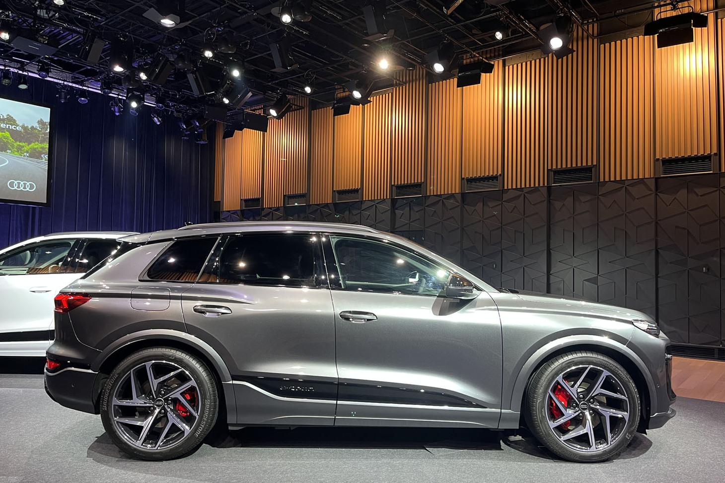 アウディQ6 e-tron 内装・外装など67枚 【画像・写真】 - webCG