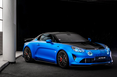 「アルピーヌA110」の新グレード「A110 Rチュリニ」受注開始【東京オートサロン2024】 【ニュース】 - webCG