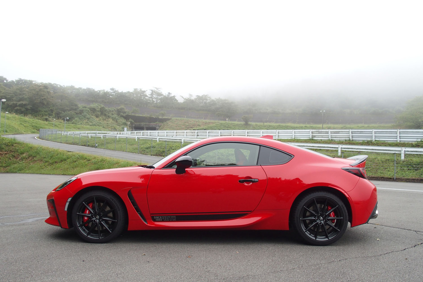 トヨタGR86 RZ“40th Anniversary limited” 内装・外装など59枚 【画像・写真】 - webCG