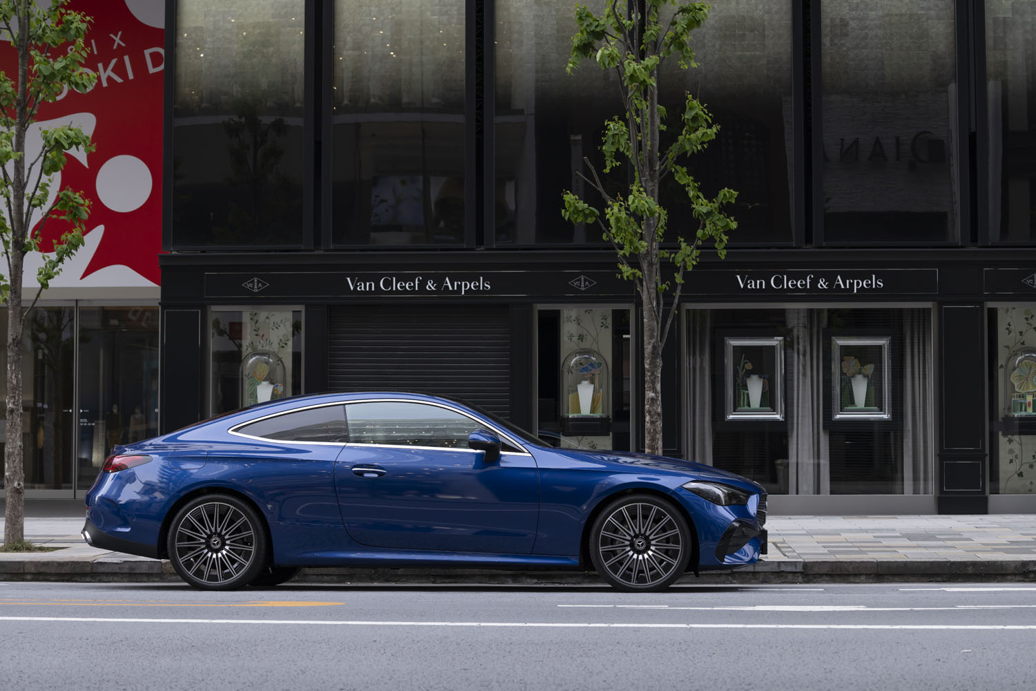 メルセデス・ベンツCLE クーペで至福のぜいたくを堪能する 【メルセデス流“王道のクーペ”がかなえる世界＜AD＞】 - webCG