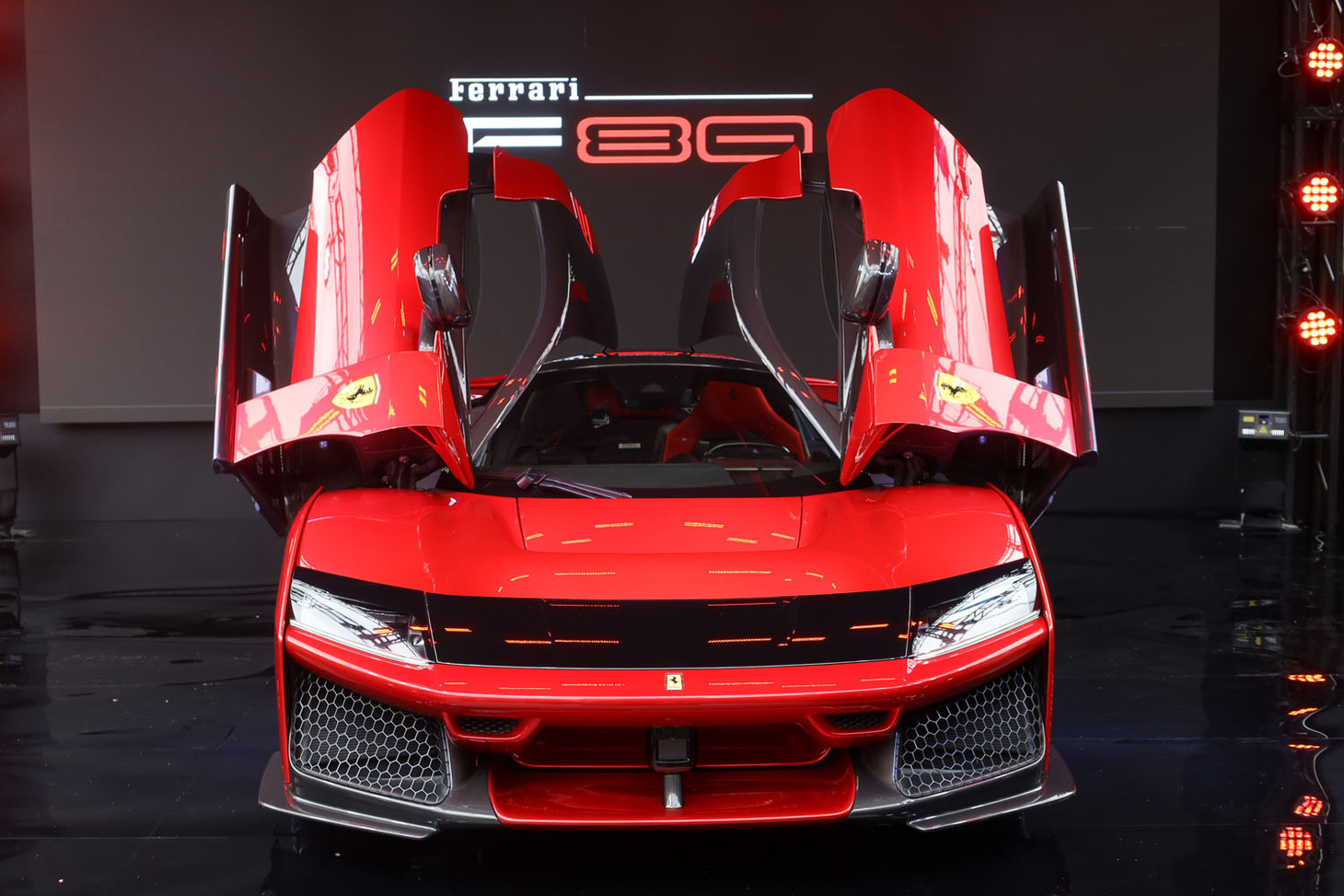 フェラーリF80 内装・外装など66枚 【画像・写真】 - webCG