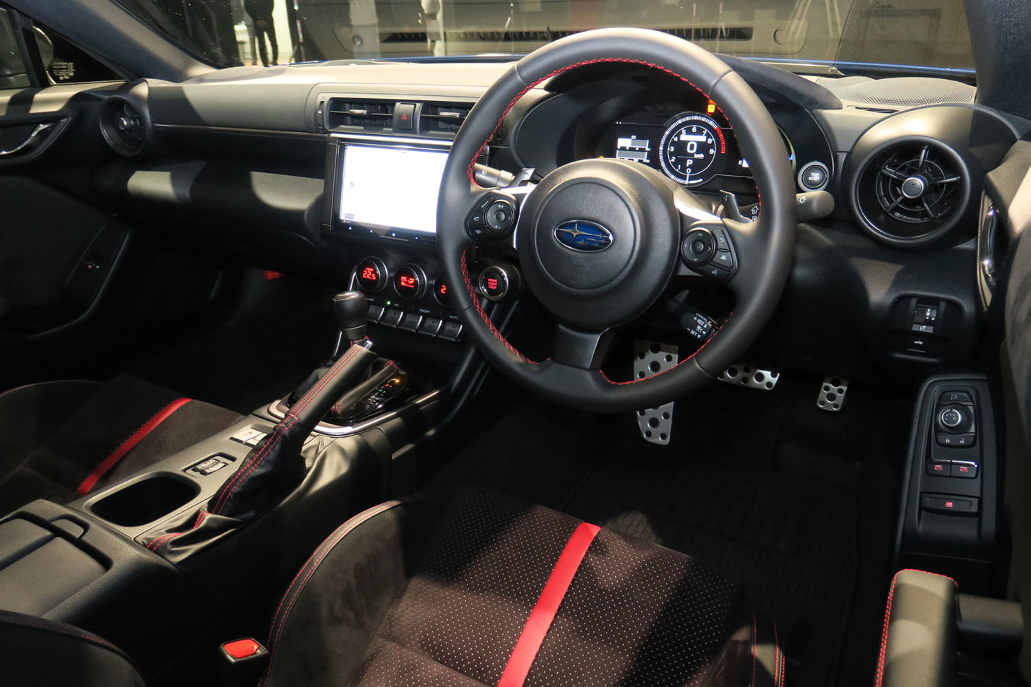 新型「スバルBRZ」＆「トヨタGR 86」の味つけの違いを読み解く の画像9枚 - webCG