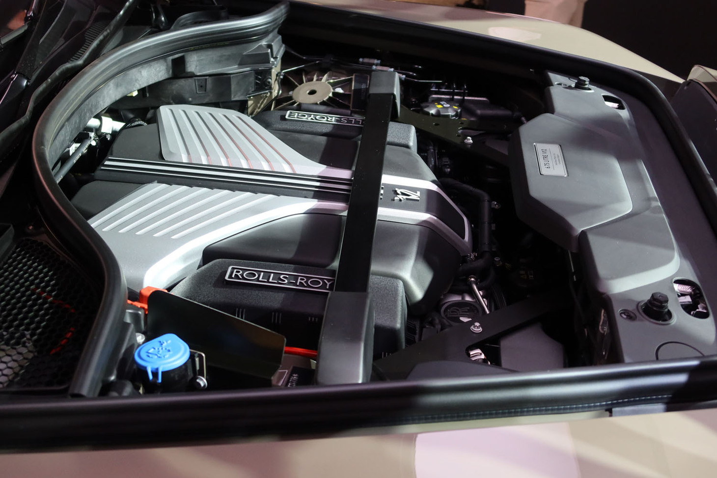 ロールス・ロイス・カリナン シリーズII 内装・外装など50枚 【画像・写真】 - webCG