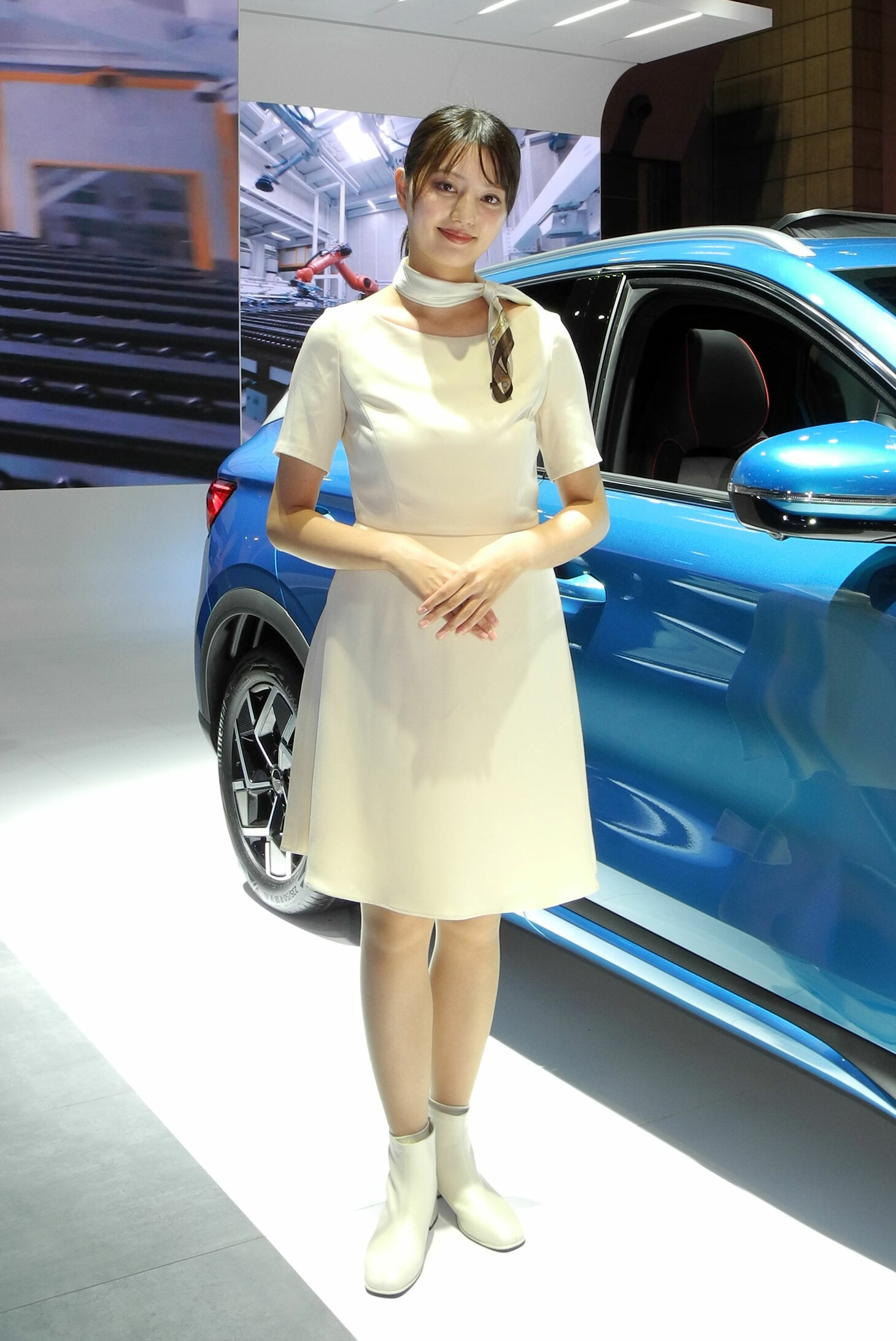 【ジャパンモビリティショー2023】コンパニオン（BYDブース） ビジュアル28枚 【画像・写真】 - webCG