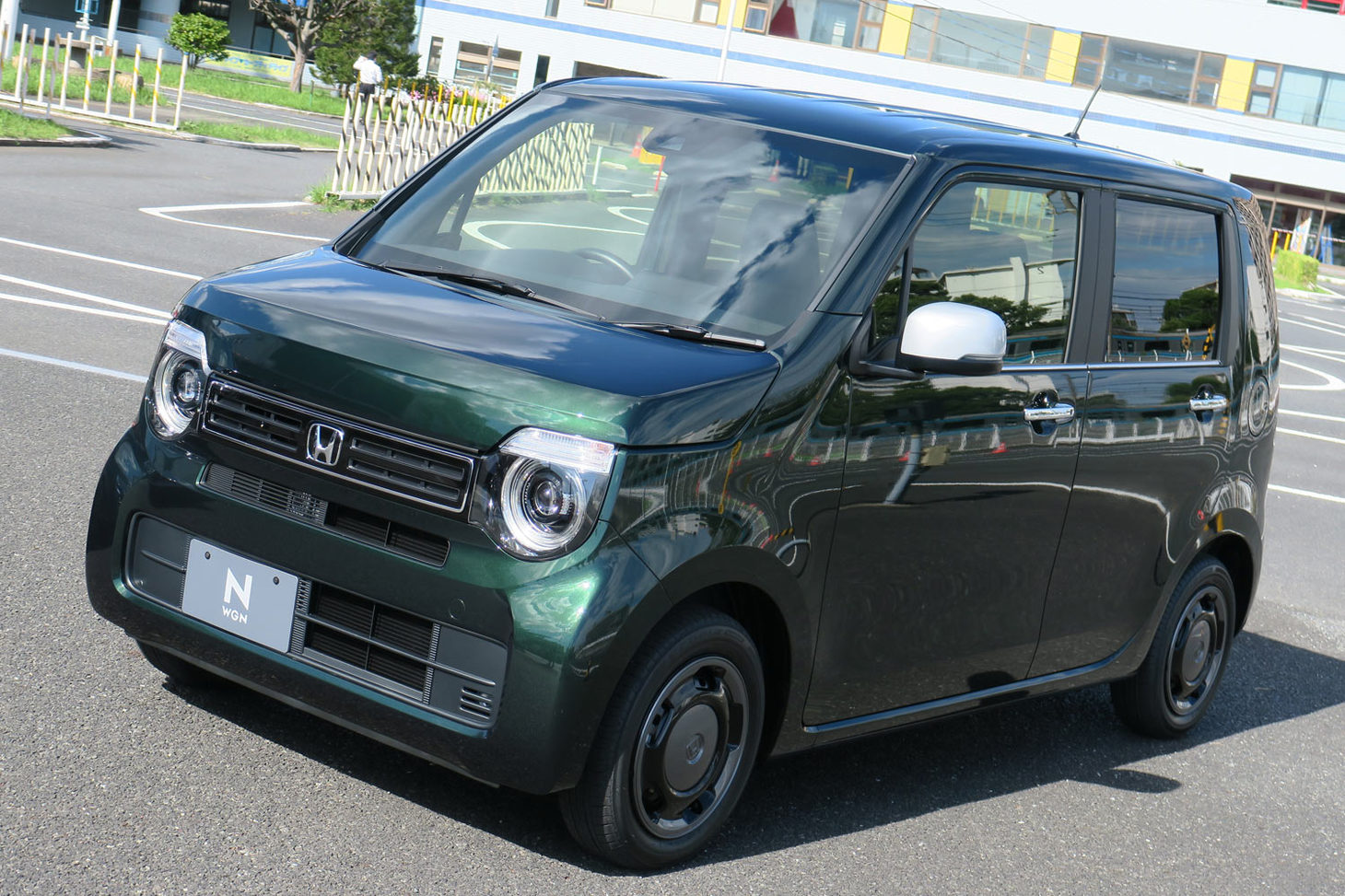 ホンダN-WGN Lスタイル＋ ビター／N-WGNカスタムL・ターボ／N-WGN L 内装・外装など48枚 【画像・写真】 - webCG