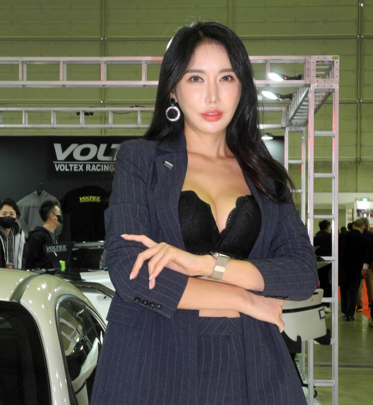 【東京オートサロン2023】 コンパニオン名鑑（その22） ビジュアル20枚 【画像・写真】 - webCG