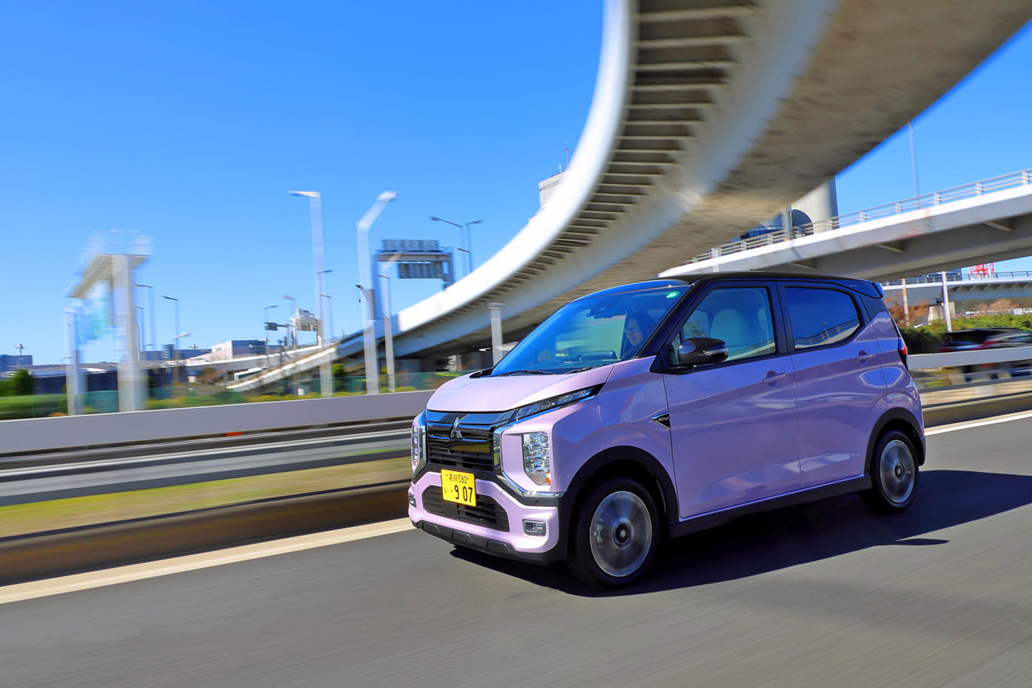 小さなクルマで大満足 三菱eKクロスEVの魅力に迫る 【できる軽でもっといいカーライフ 三菱eKクロスEVで行こう＜AD＞】 - webCG