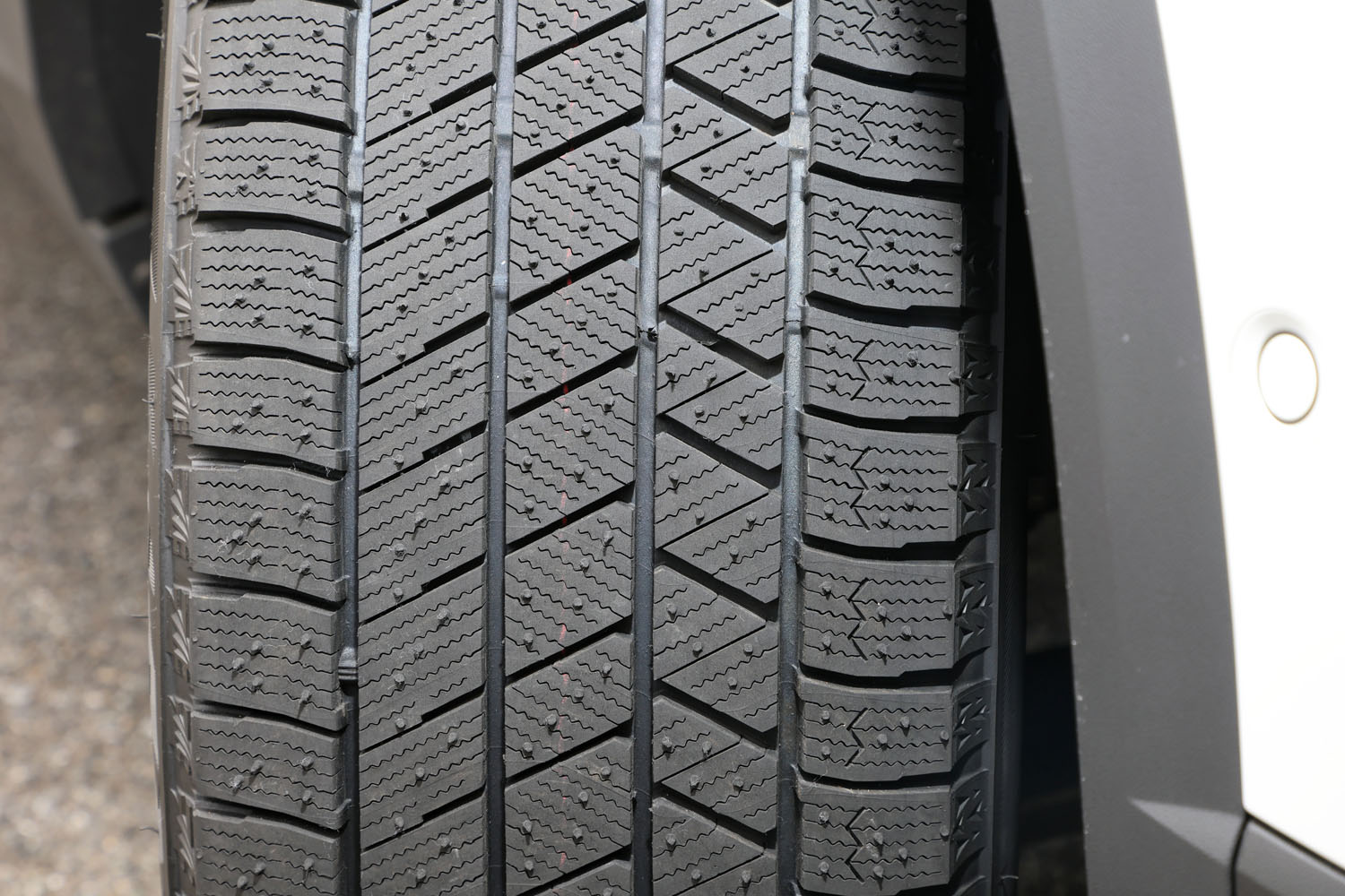 触れて実感 走って納得！ BRIDGESTONE BLIZZAK VRX3の真価と実力 【2022-2023 Winter webCGタイヤセレクション＜AD＞】 - webCG