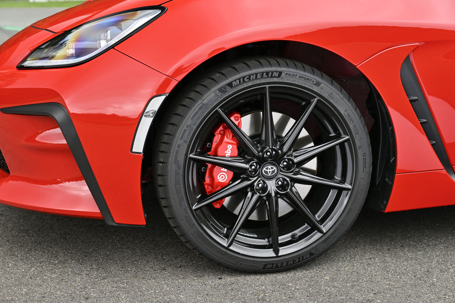 トヨタGR86 RZ“40th Anniversary limited” 内装・外装など59枚 【画像・写真】 - webCG