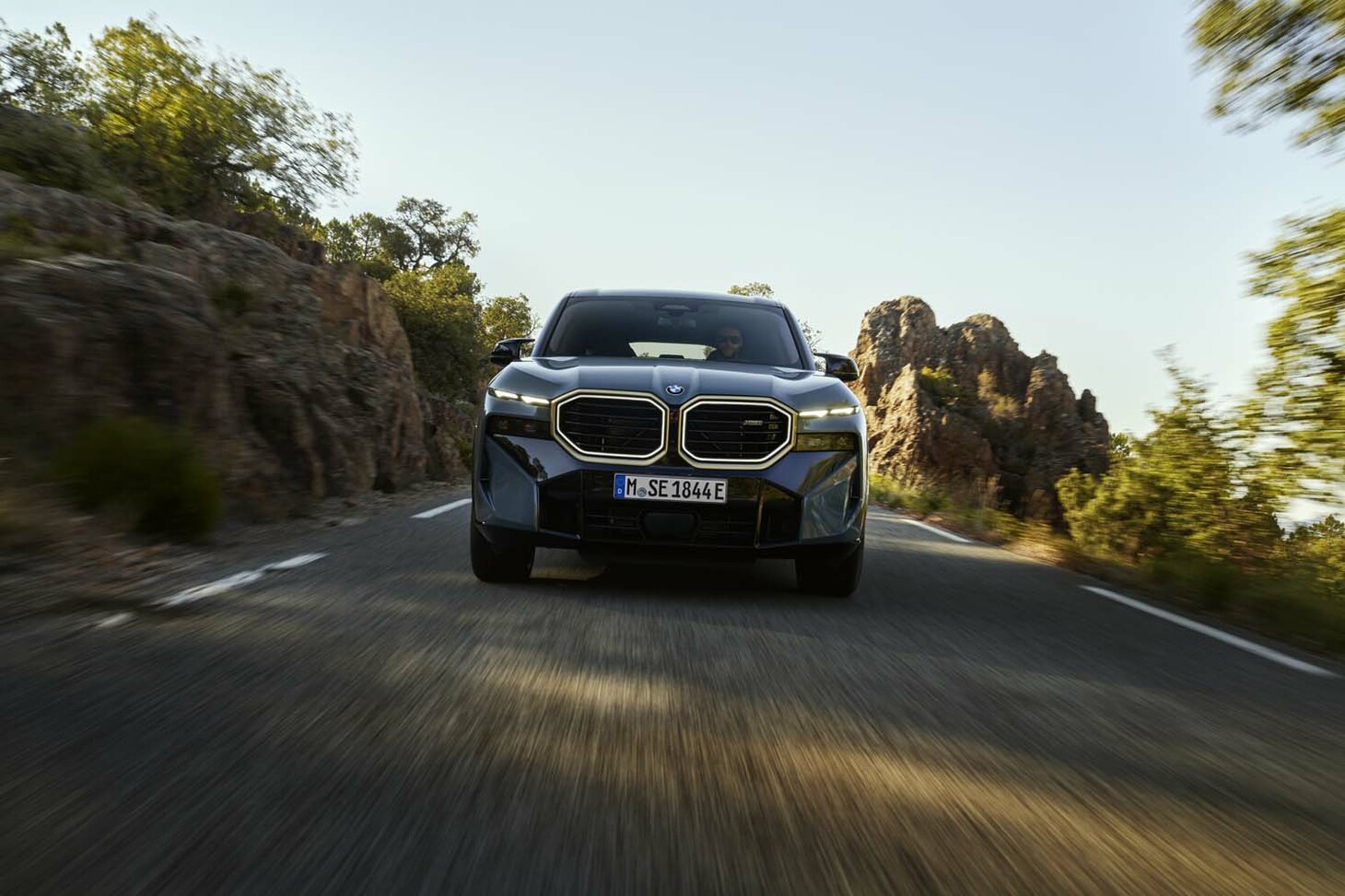 システム出力653PSのモンスターSUV！ 写真で見る「BMW XM」 内装・外装など39枚 【画像・写真】 - webCG