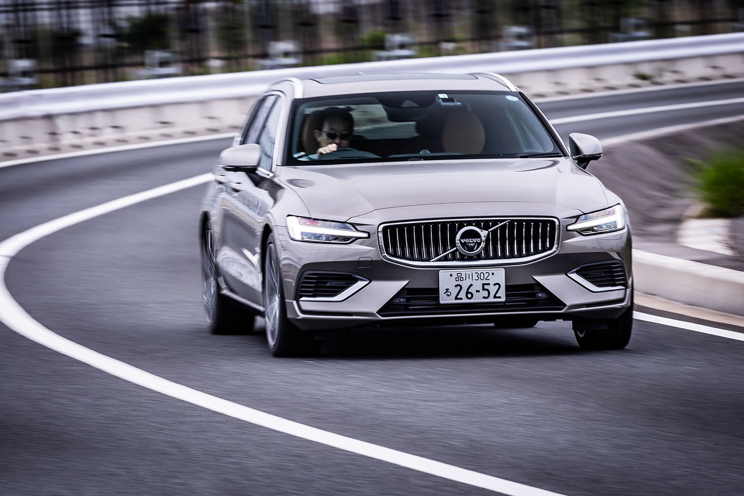 ボルボV60リチャージプラグインハイブリッドT6 AWDインスクリプション【試乗記】 バランスの妙 - webCG