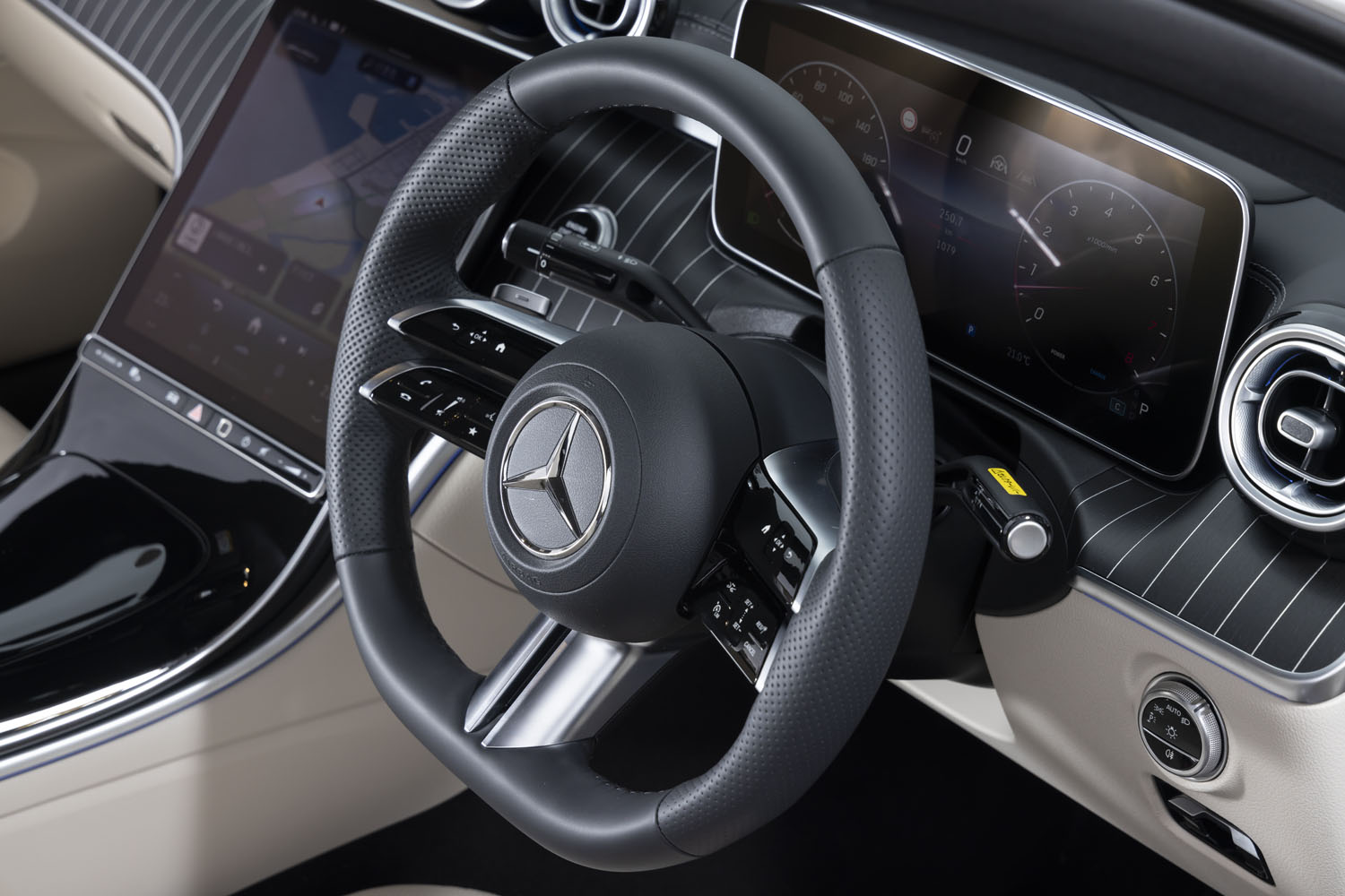 メルセデス・ベンツCLE クーペで至高のドライビングプレジャーを味わう 【メルセデス流“王道のクーペ”がかなえる世界＜AD＞】 - webCG