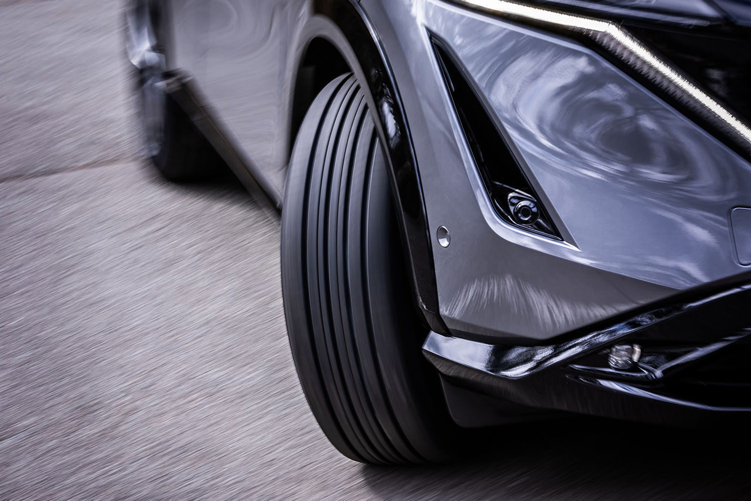 YOKOHAMA ADVAN dB V552でピュアEVの走りが際立つ 【2023 Spring webCGタイヤセレクション＜AD＞】 - webCG