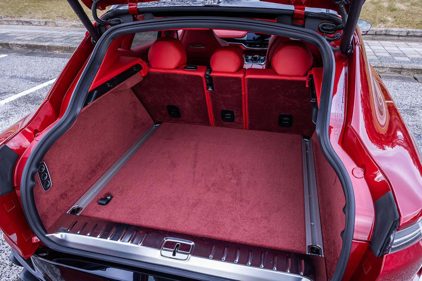 アストンマーティンDBX707（4WD/9AT）【試乗記】 の画像19枚 - webCG