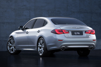 豪華な室内空間を持つインフィニティQ70登場【上海ショー2015】 【ニュース】 - webCG