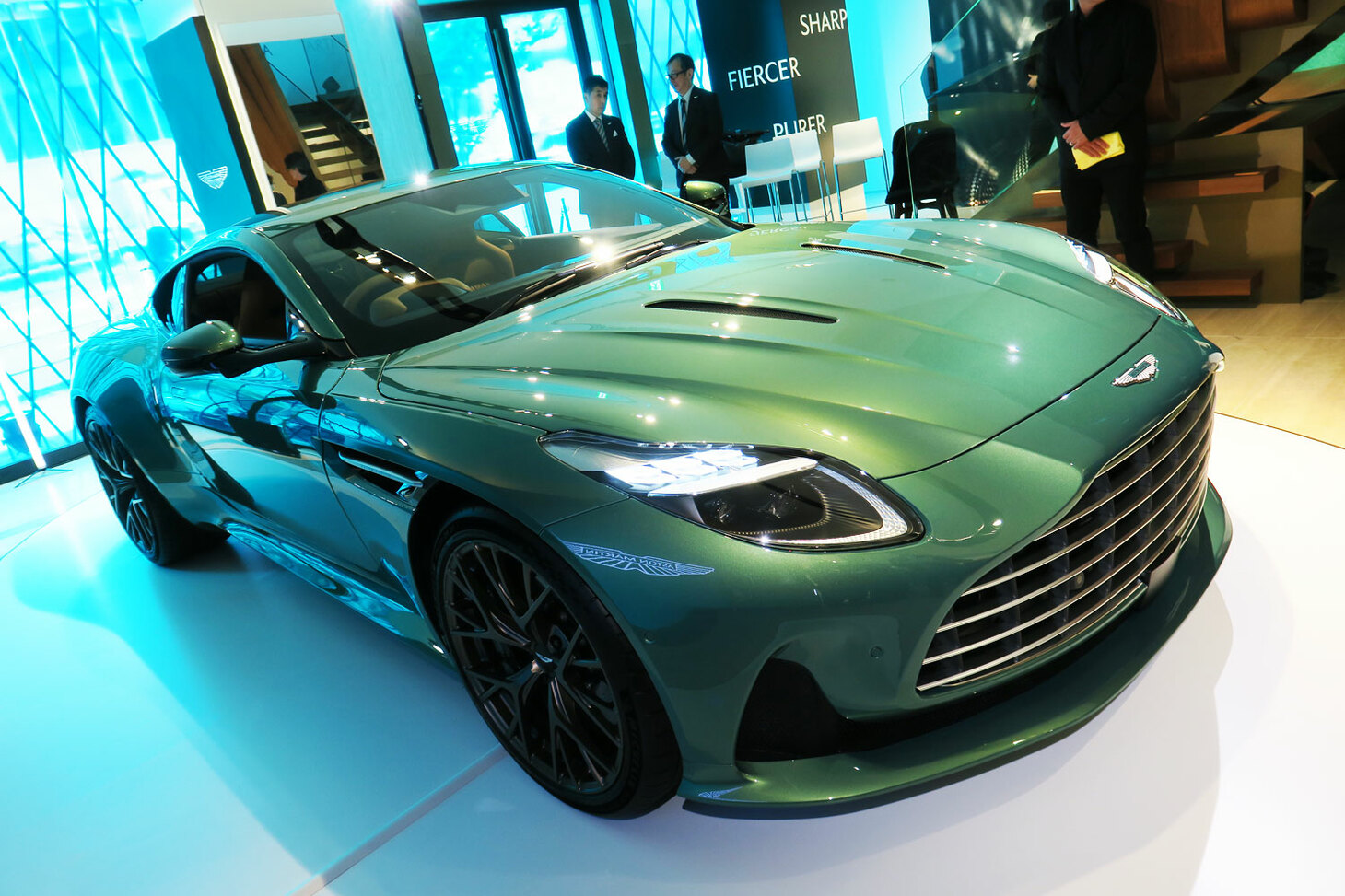 アストンマーティンDB12 内装・外装など65枚 【画像・写真】 - webCG