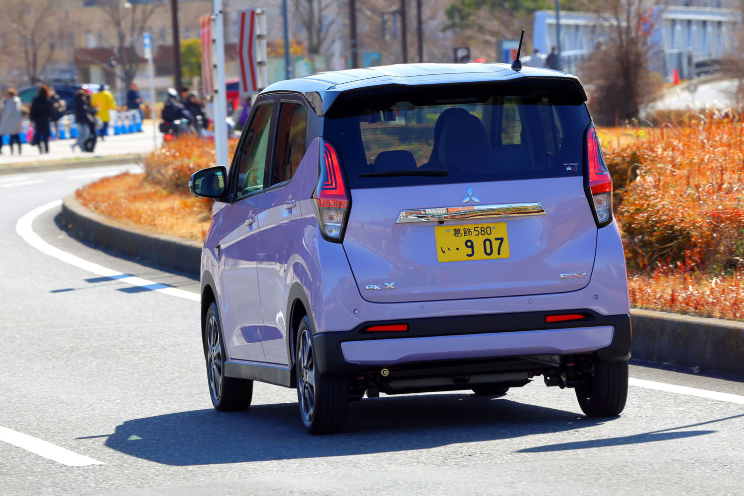 小さなクルマで大満足 三菱eKクロスEVの魅力に迫る 【できる軽でもっといいカーライフ 三菱eKクロスEVで行こう＜AD＞】 - webCG
