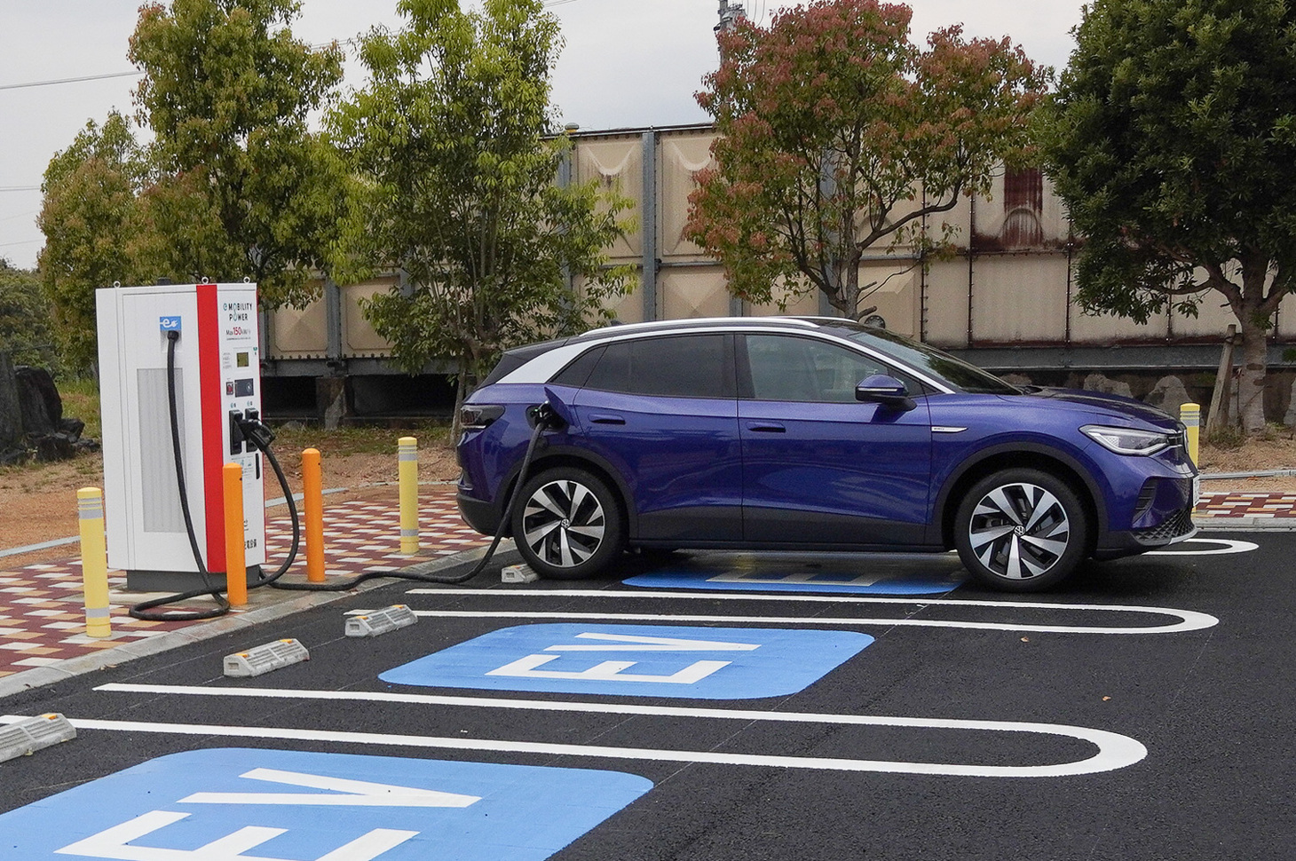 日本はまだ遅れている？ EV用急速充電器の最新事情【2024年版】 の画像6枚 - webCG