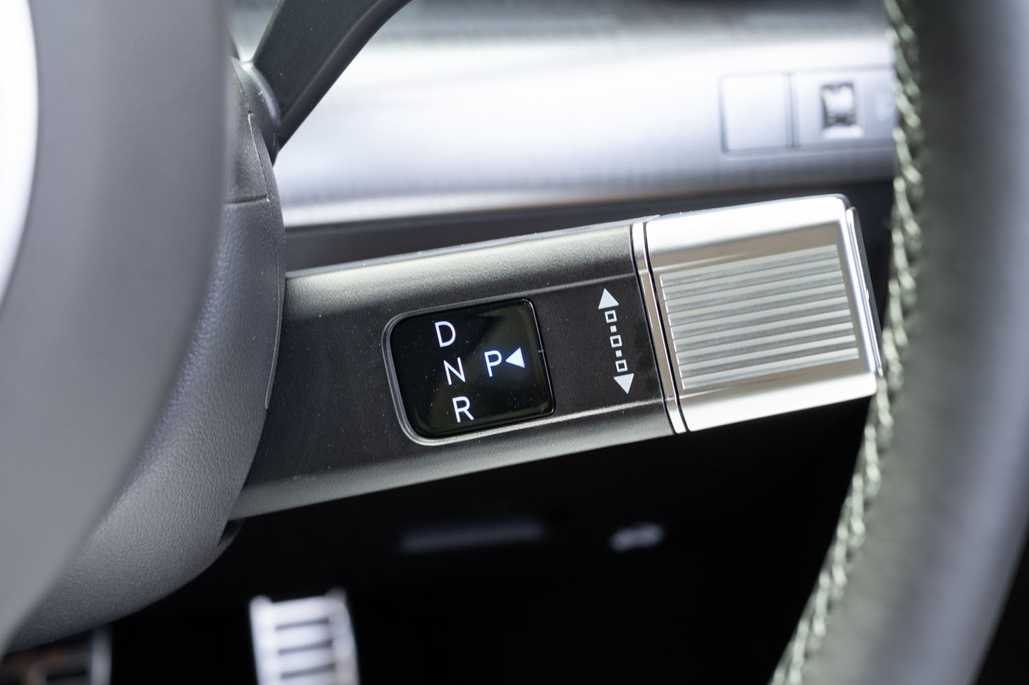 ヒョンデ・コナ ラウンジ ツートン（FWD）【試乗記】 の画像21枚 - webCG