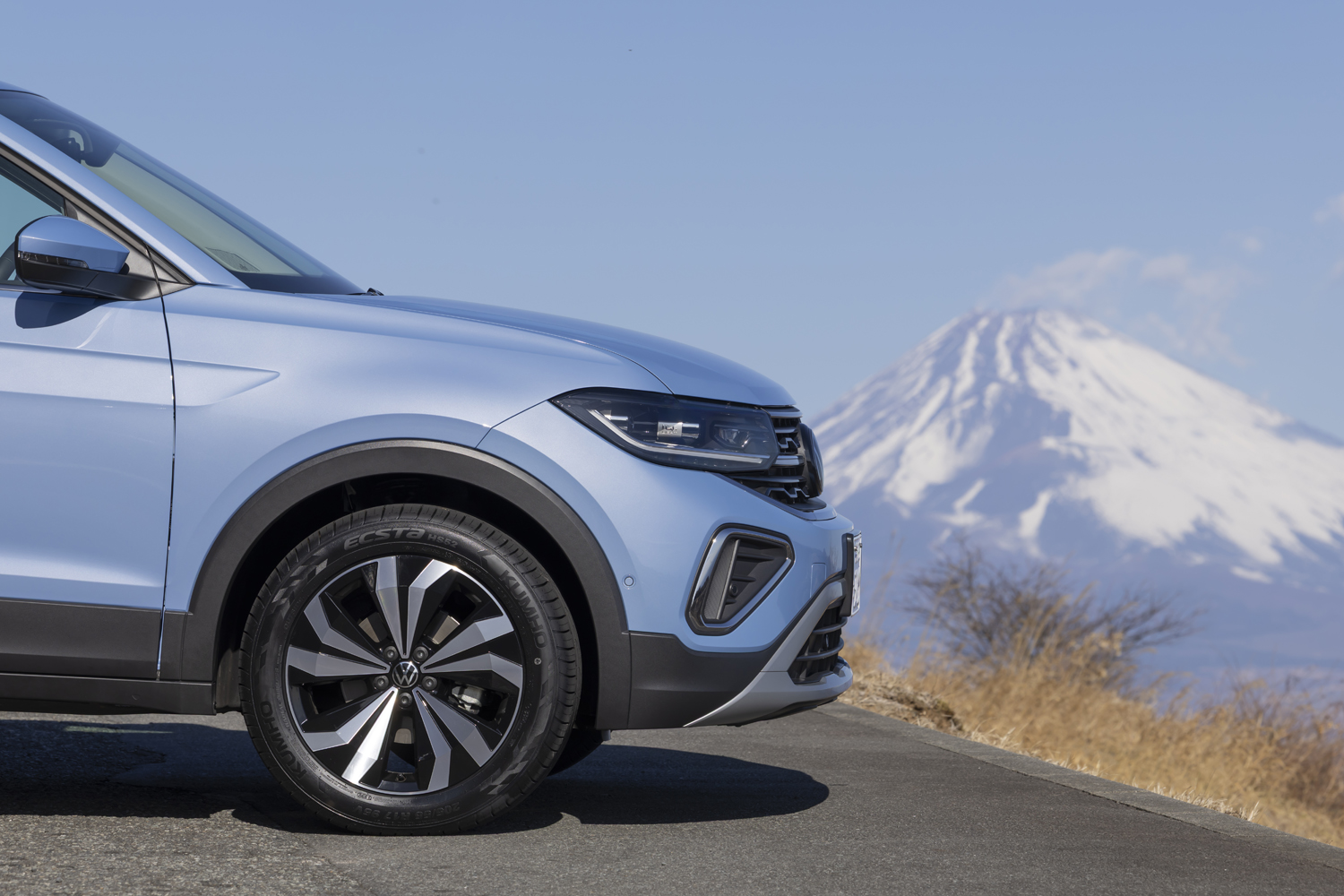 「KUMHO ECSTA HS52」の“ハイバランス”を味わう 【クルマも道も選ばぬ万能タイヤ 「KUMHO ECSTA HS52」を試す＜AD＞】 - webCG