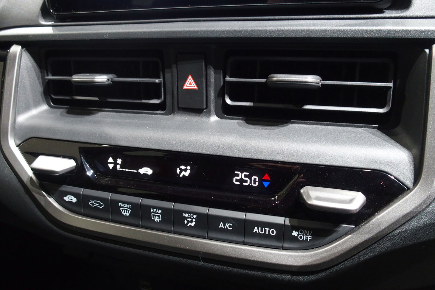 ホンダWR-V 内装・外装など70枚 【画像・写真】 - webCG