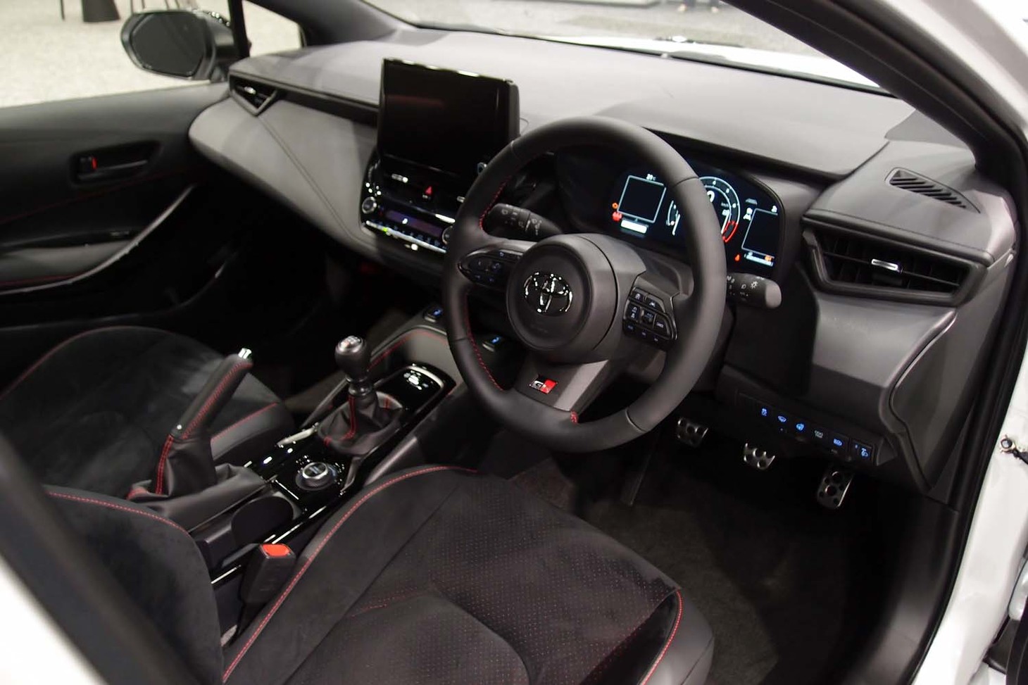 トヨタGRカローラRZ／GRカローラ モリゾウエディション 内装・外装など35枚 【画像・写真】 - webCG