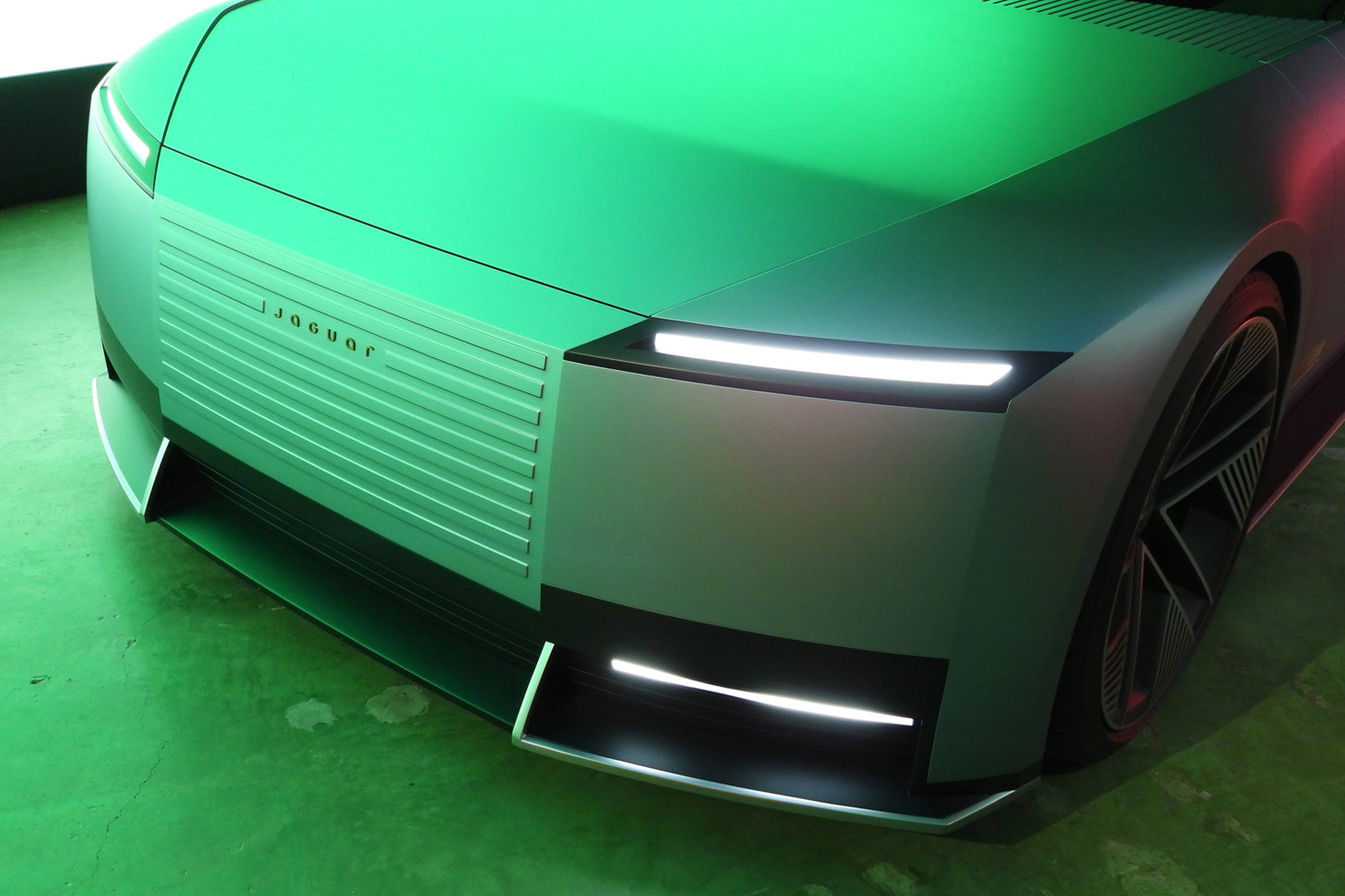 JLRが東京で「ジャガー・タイプ00」をアジア初公開 【ニュース】 の画像9枚 - webCG