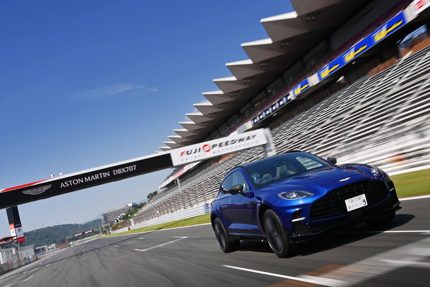 アストンマーティンDBX707（4WD/9AT）【試乗記】 サーキットも守備範囲 - webCG