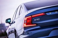 ボルボS90リチャージ アルティメットT8 AWDプラグインハイブリッド（4WD/8AT）【試乗記】 懐かしさのなかに吹く新しい風 - webCG