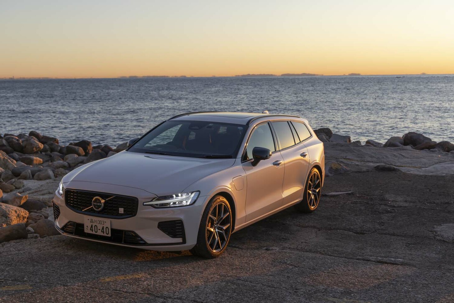 ボルボV60リチャージ ポールスターエンジニアード（4WD/8AT）【試乗記】 にじみ出るすごみ - webCG