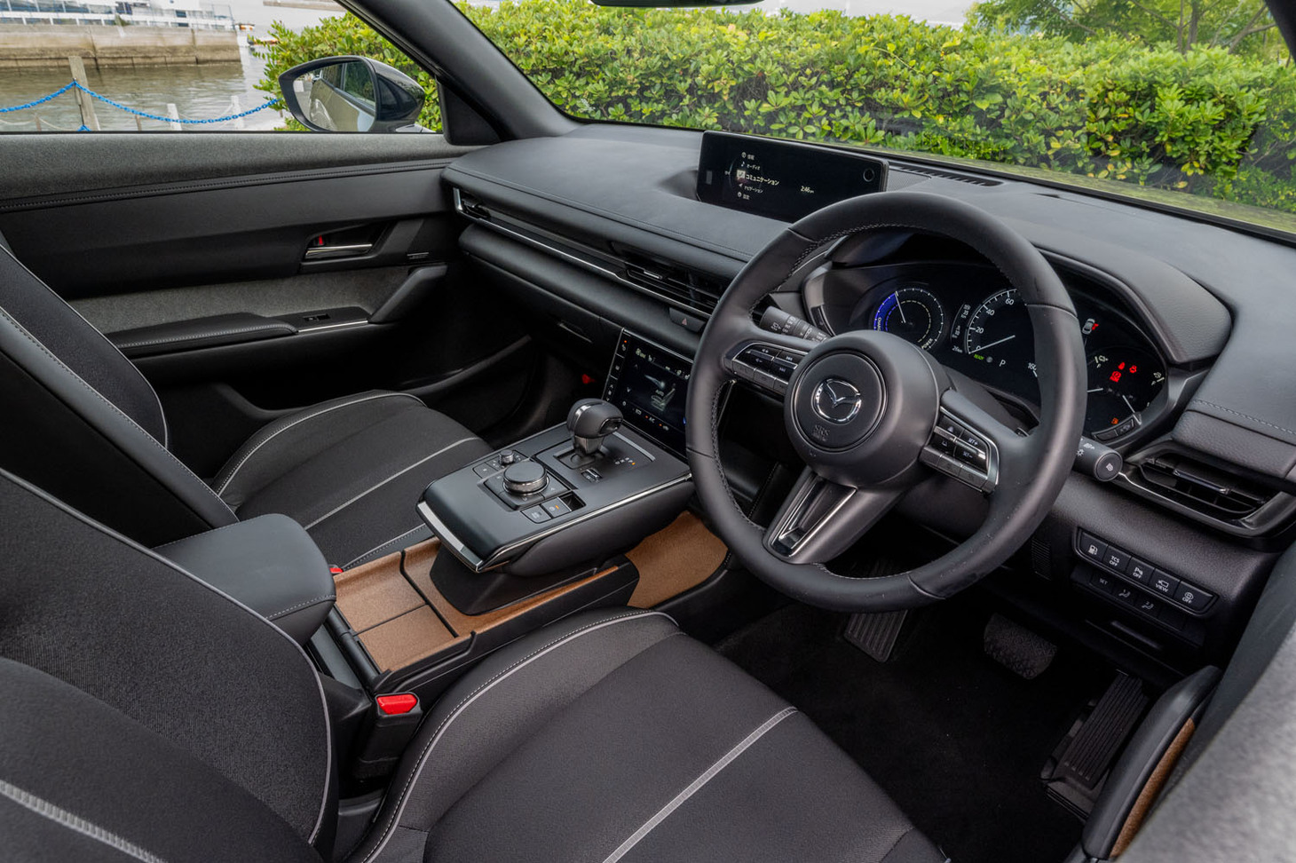 マツダMX-30ロータリーEV／MX-30ロータリーEVエディションR 内装・外装など35枚 【画像・写真】 - webCG